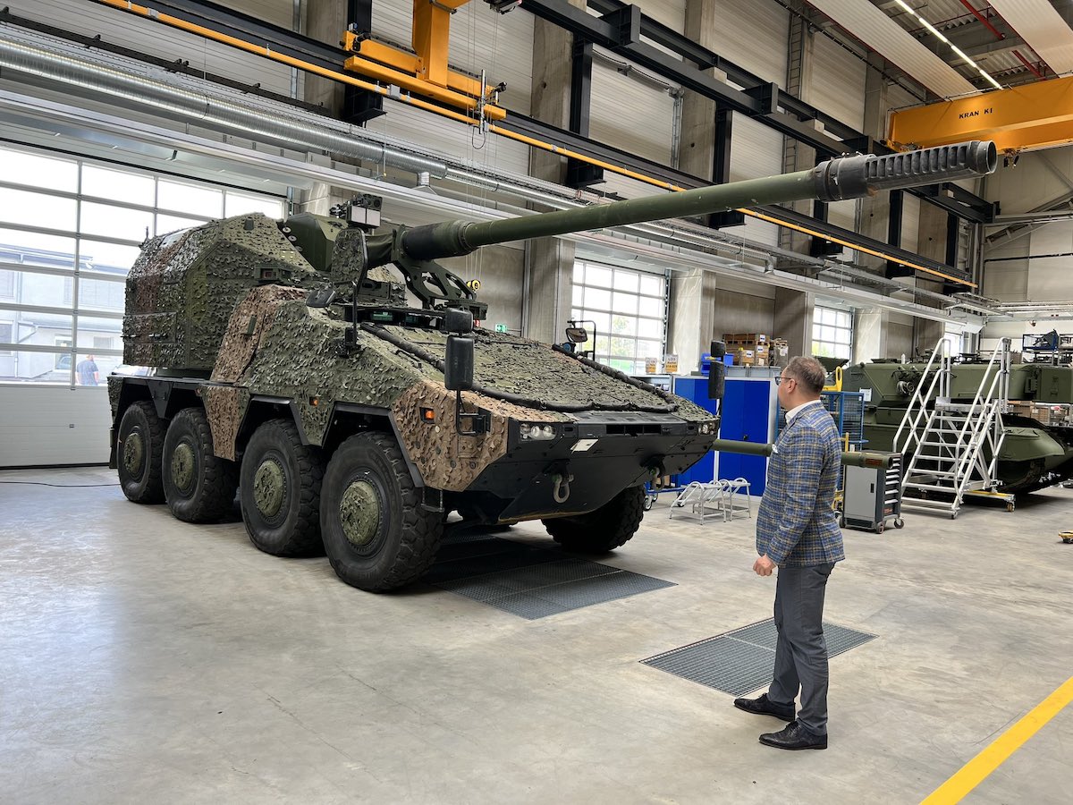 The armoured artillery vehicle is going to Ukraine | SPARTANAT